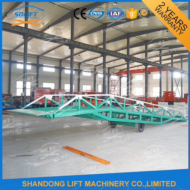 Adjustable Warehouse Container Loading Ramps , Electric Container Yard Ramp